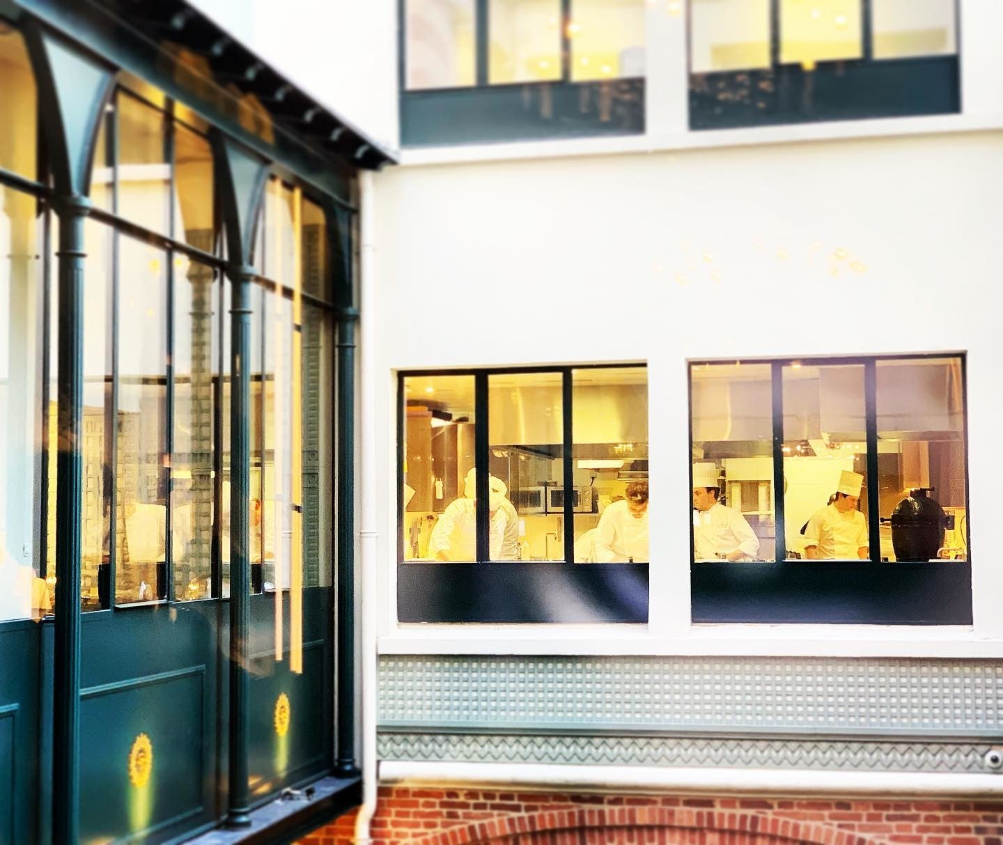 Le Clarence - Un restaurant du Guide MICHELIN - Paris