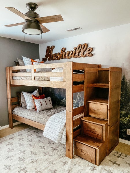 Triple bunk bed rooms to go store