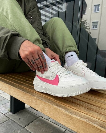 나이키 일부품목 최대 60% 할인 + 추가 20% 할인! - MODUBA