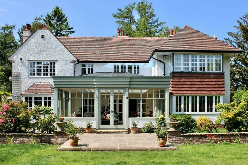 7 Exterior Paint Colors That Work on Almost Any Home - Dengarden