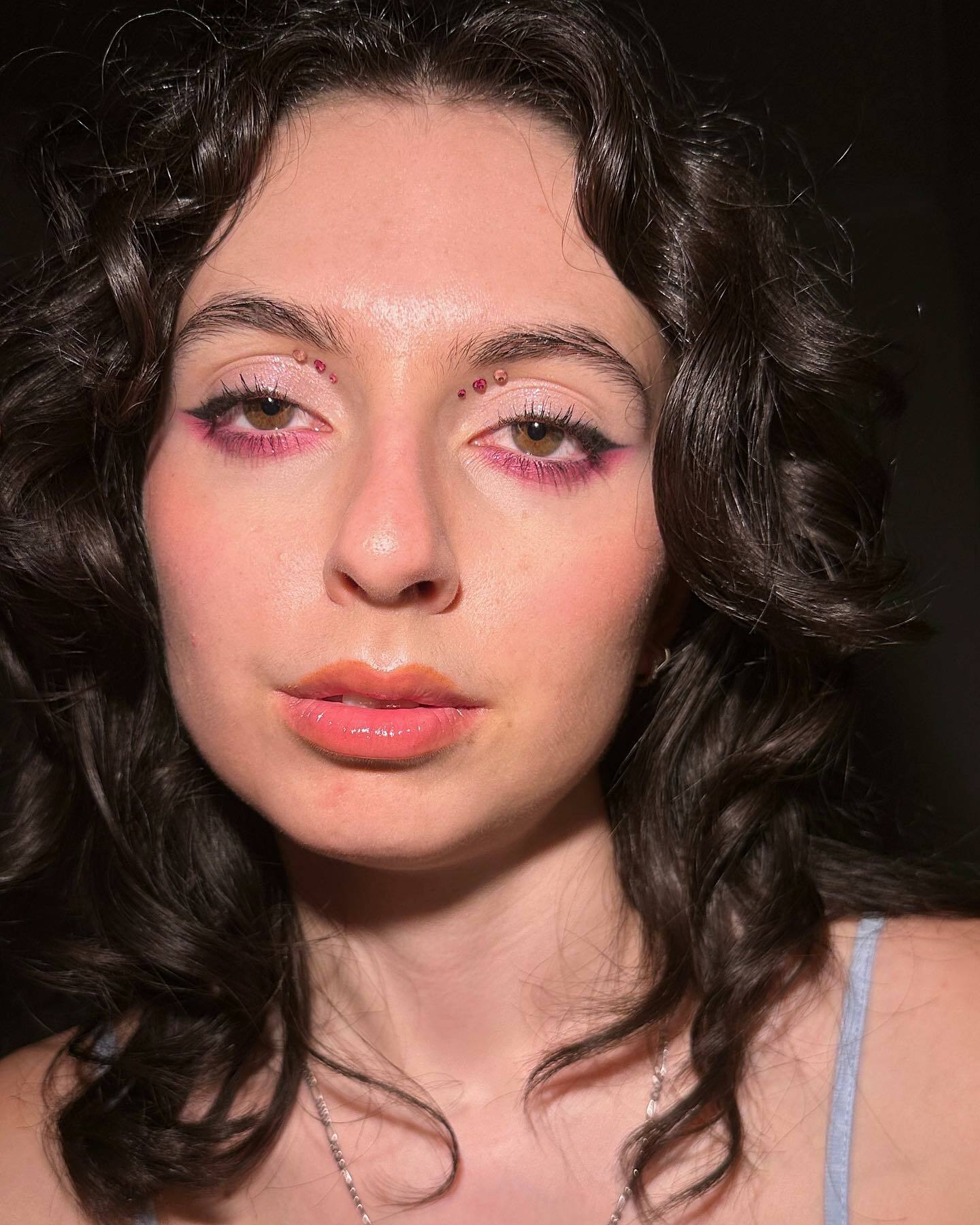 Dee Lock's Instagram, Twitter & Facebook on IDCrawl