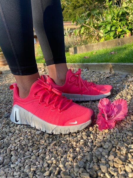 ナイキ FJ7126606-606 ナイキ ウィメンズ フリー メトコン 6 (606)シルトレッド/レッドセピア-レッドスターダスト レディース 25ho 25p Buy Nike Free Metcon 6 Women's Workout Shoes - Silt Red/Red